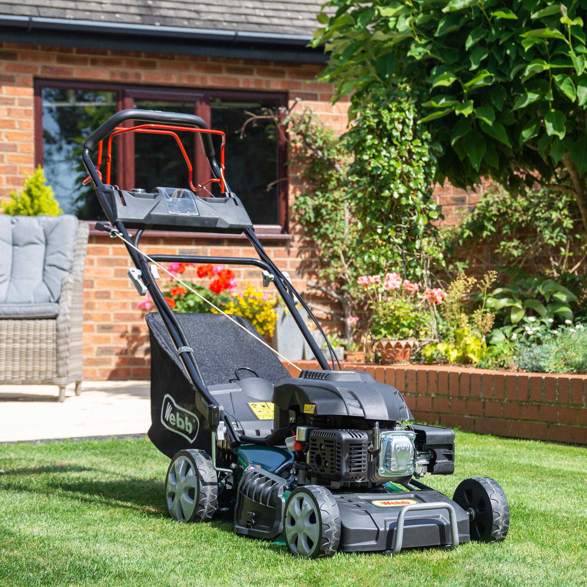 Webb Classic 46cm Self Prop Electric Start Petrol Rotary Mower ...