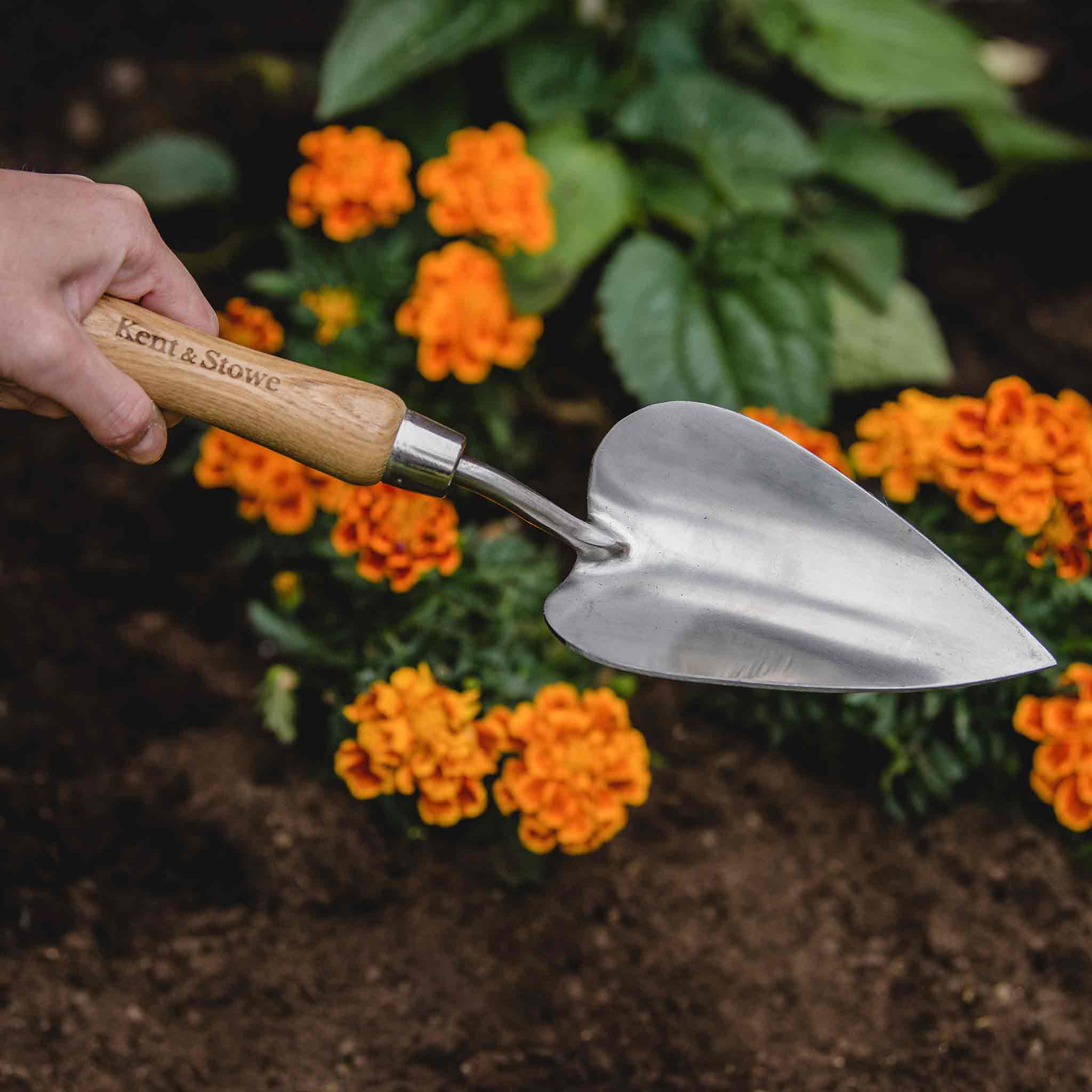 Kent & Stowe Heart Shaped Trowel | Marshalls Garden