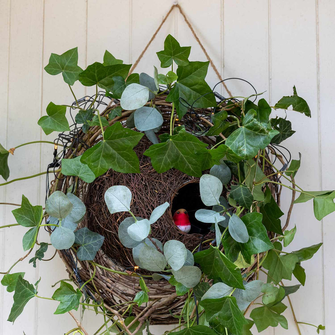 Simon King Wreath Nester | Marshalls Garden