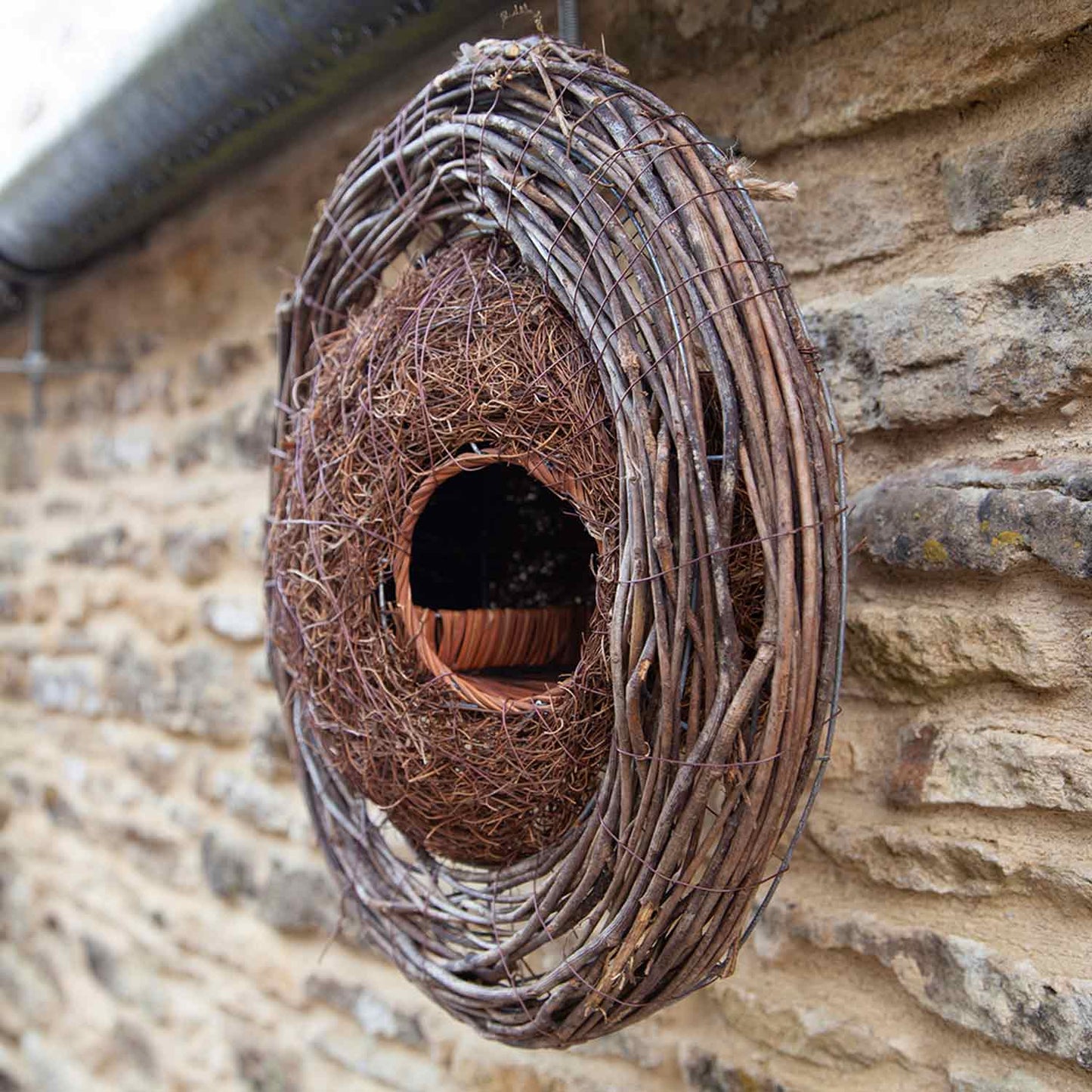 Simon King Wreath Nester | Marshalls Garden